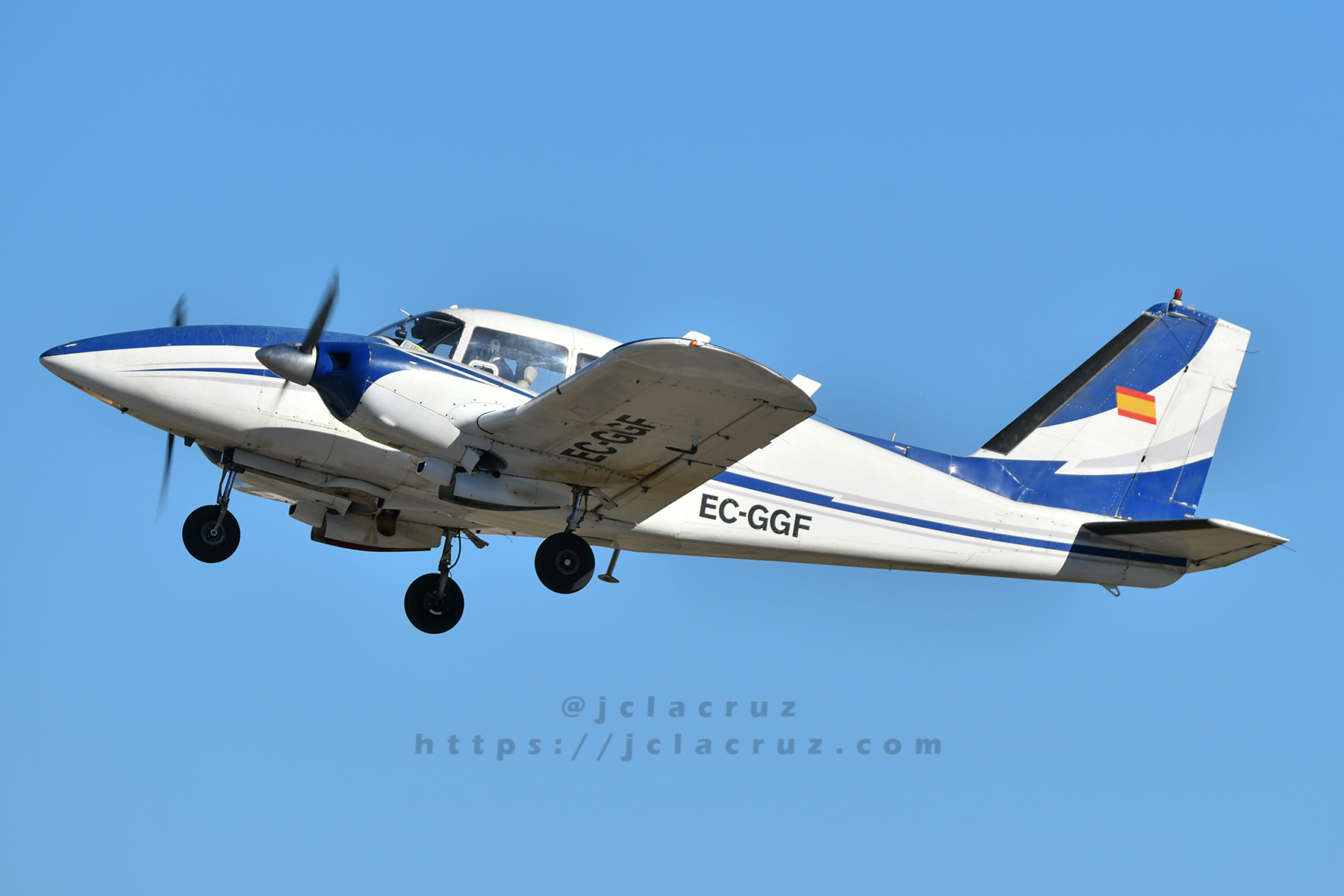 Piper PA-23-250 Azteca E | Joan Carles Lacruz